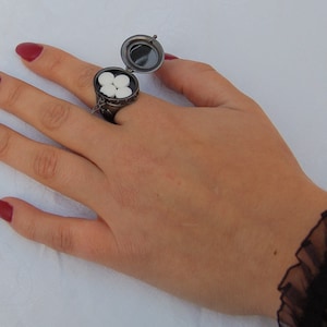 Stunning Gothic Poison Ring With Secret Compartment. Black Zirconia Gem ...