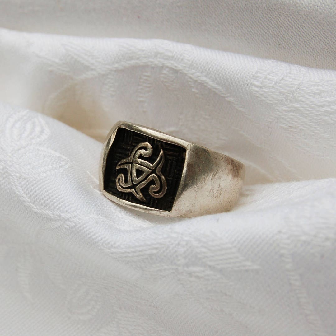 Sterling Silver Large Vintage Ring. Unique Design. - Etsy