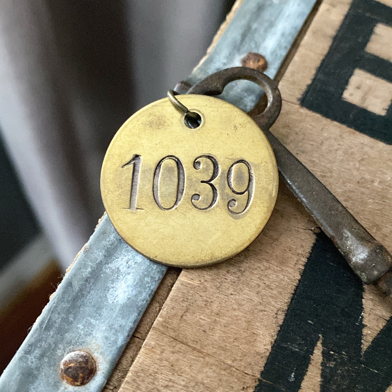 Antique Skeleton Key Vintage Hotel Keys Brass Disc - Etsy