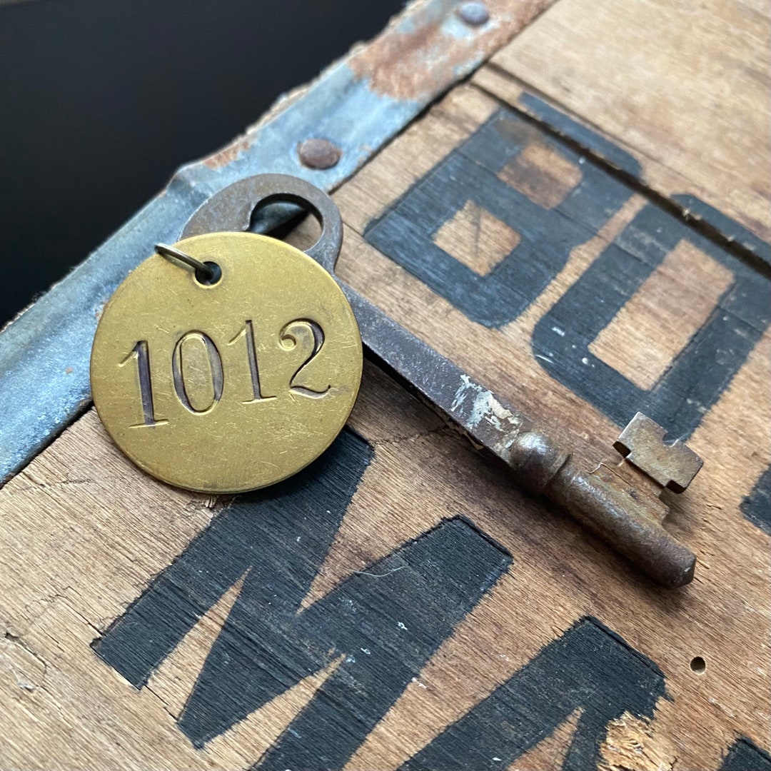 Vintage Skeleton Key Antique Hotel Keys Brass Disc Fob - Etsy