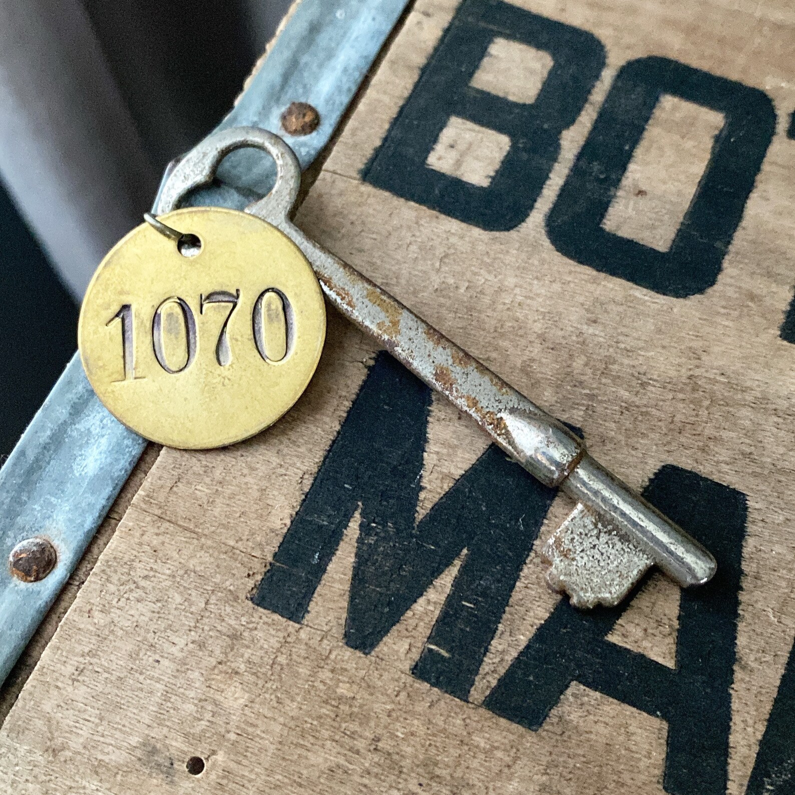 Antique Skeleton Key Vintage Hotel Keys Brass Disc - Etsy