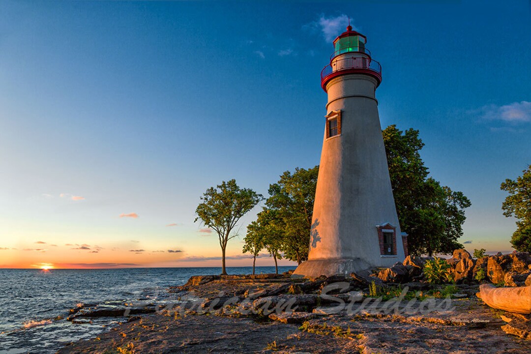 Photograph of Marblehead Lighthouse Sunrise, Lake Erie - Etsy