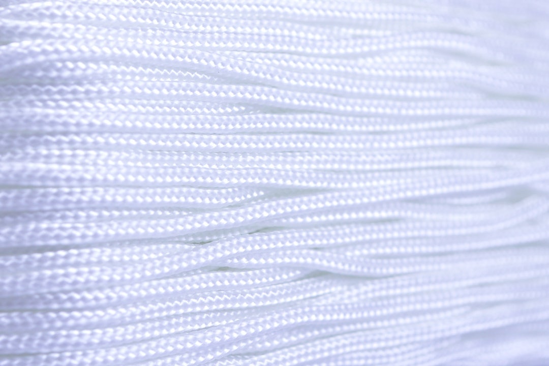 95 Cord - White - Type 1 Paracord - 100 Feet on Plastic Winder - 1/16 ...
