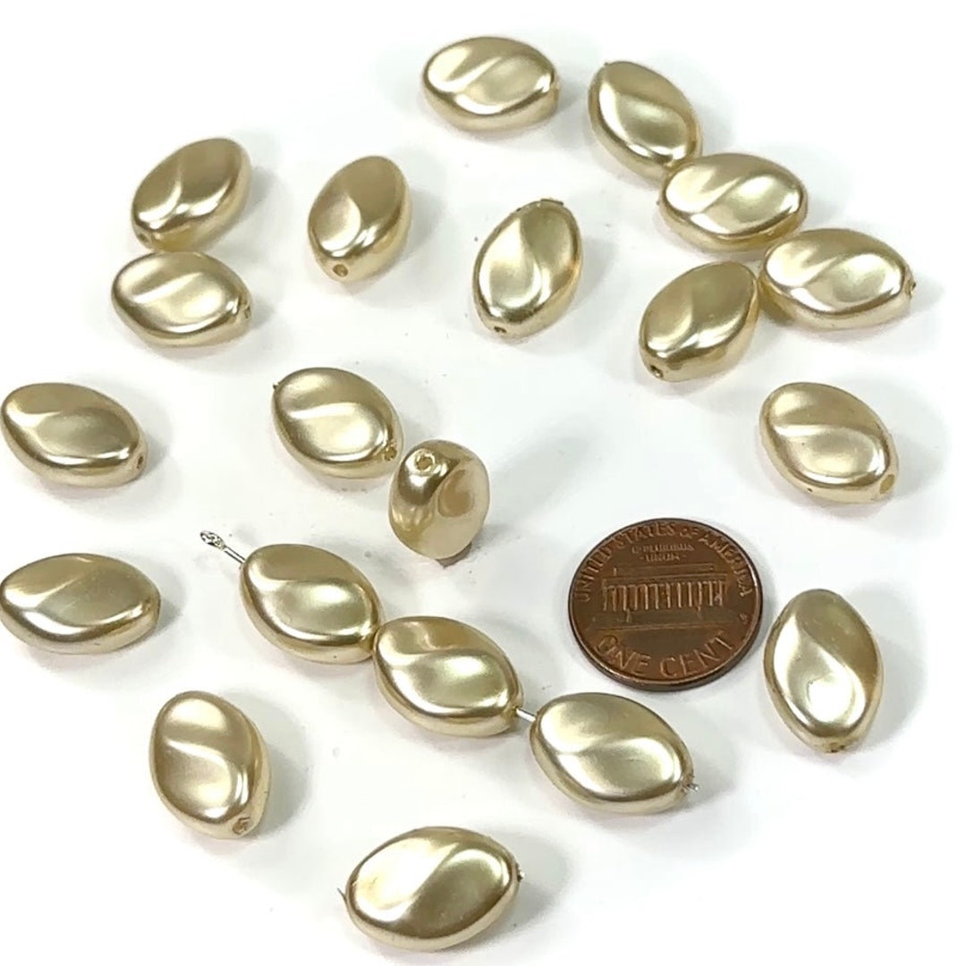Czech Fancy Twisted Flat Olive Shape Glass Pearls 16x11mm Pale Green ...