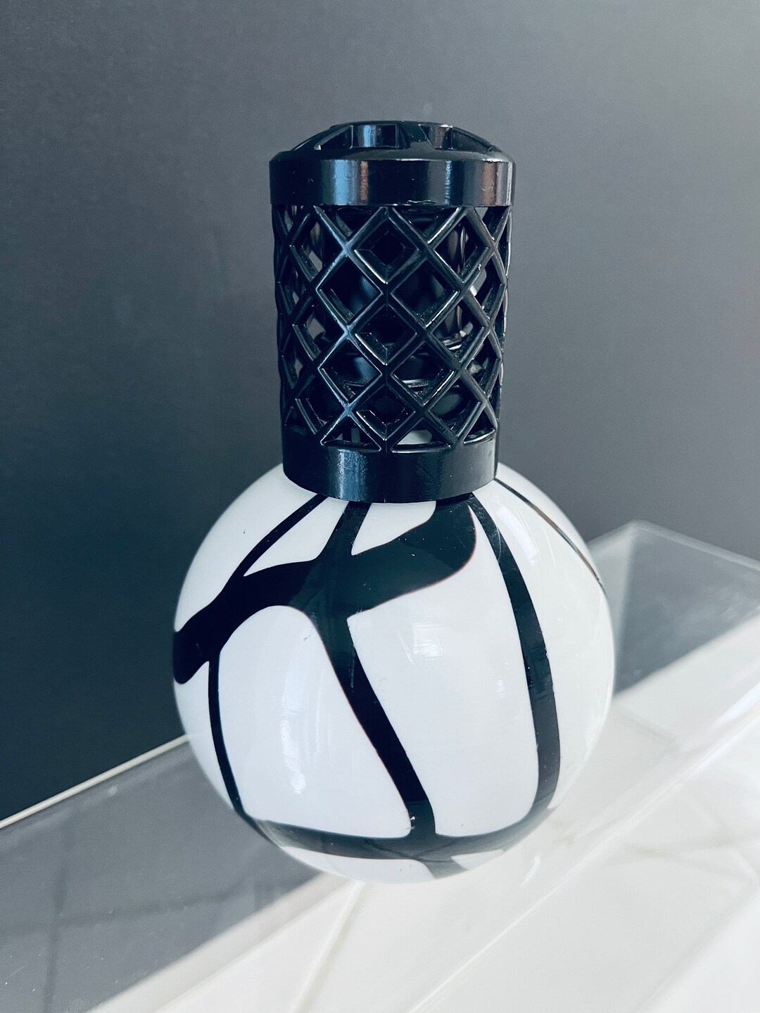 Vintage Fragrance Black and White Diffuser Lamp - Etsy