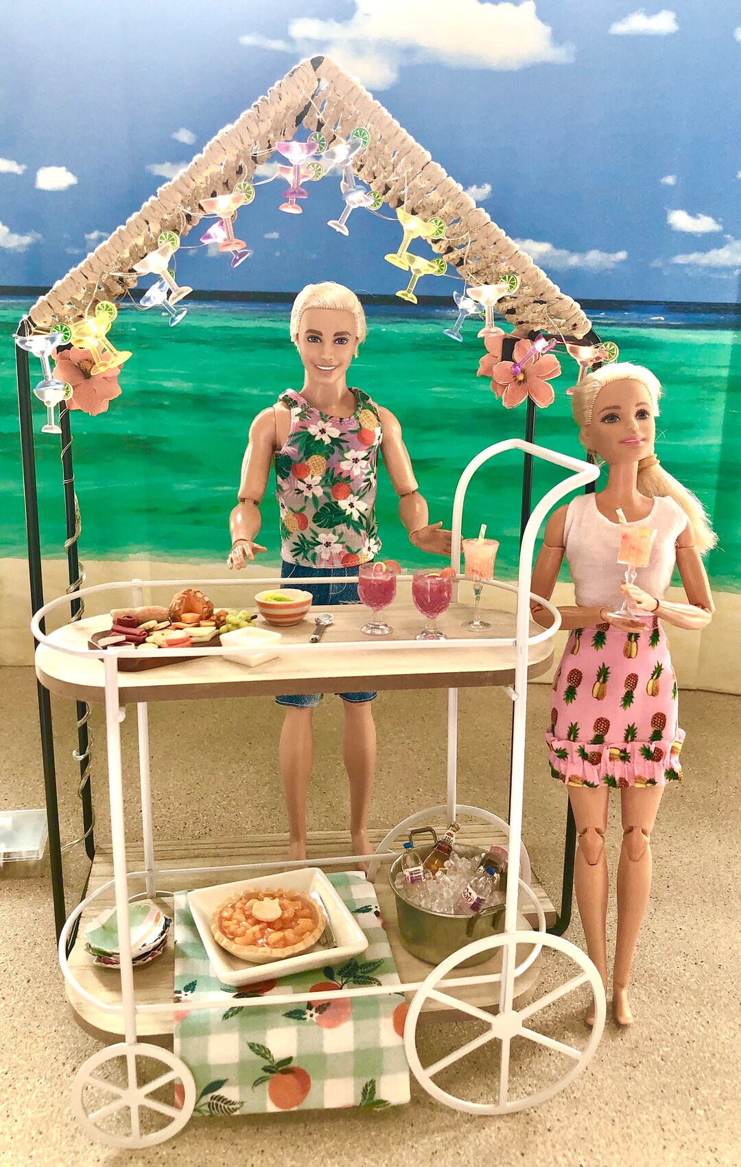 5 O’clock Deluxe Bar Cart With Drinks, Charcuterie Tray, Pie, Ice ...