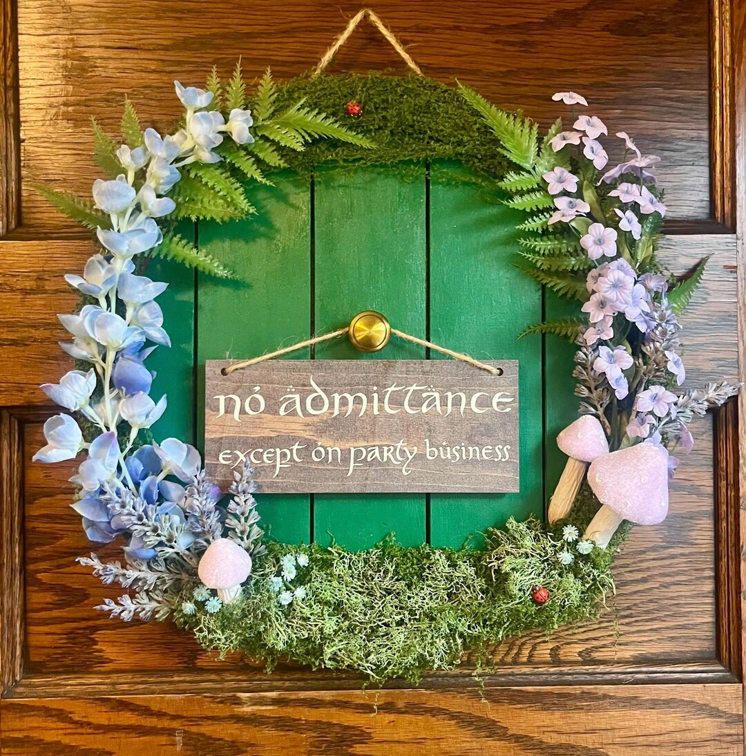 Hobbit Hole Door Wreath Sign for LOTR Tolkien Middle-earth Fantasy ...