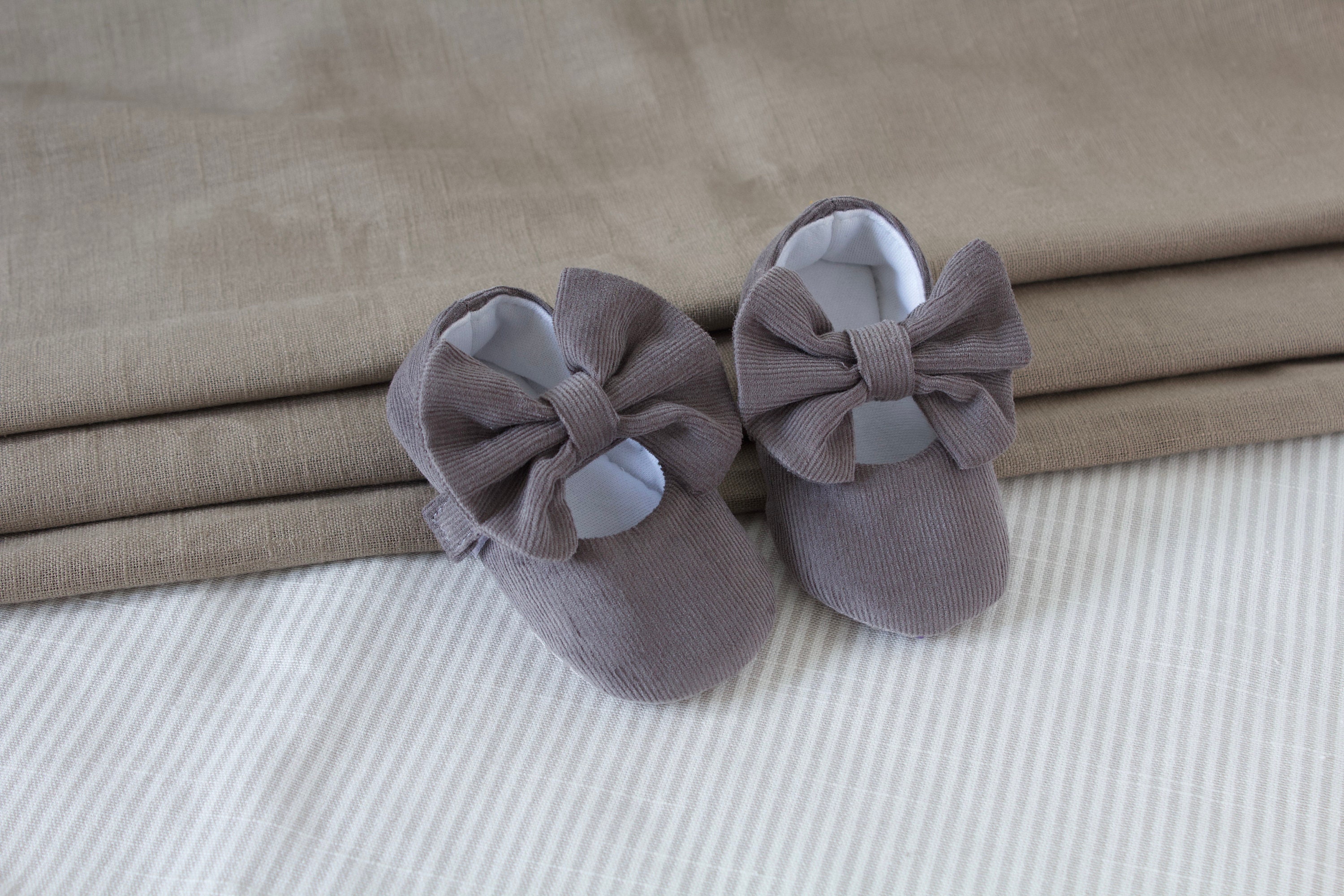 Grey shoes/ baby girl shoes/ toddler shoe/ newborn shoe/ baby | Etsy