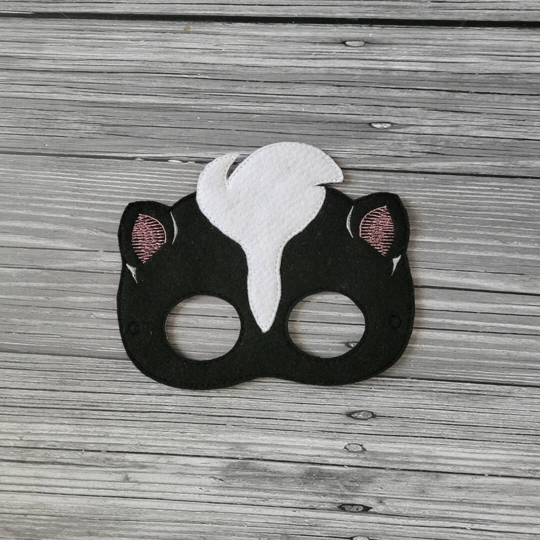 Skunk Mask - White Striped Mammal - Black and White Animal - Make ...