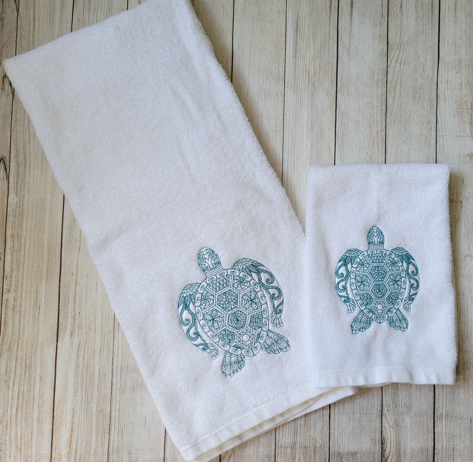Sea Turtle Embroidered Bath Towel,bath Towel, Henna Sea Turtle Hand ...