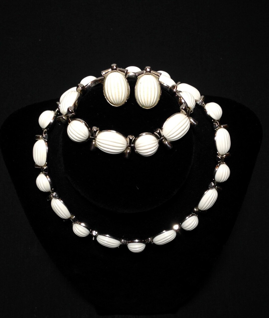 Vintage Silver Tone Segmented Crown Trifari Designer Signed Matching ...