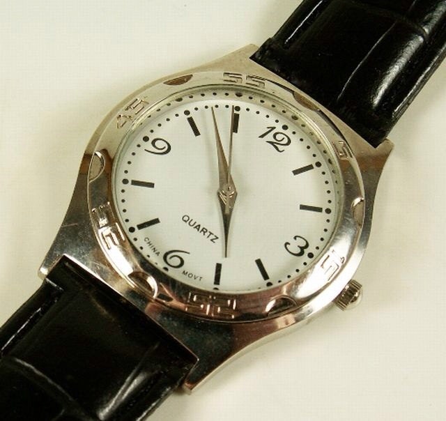 Classic Vintage Gentleman's Quartz Watch Featuring - Etsy