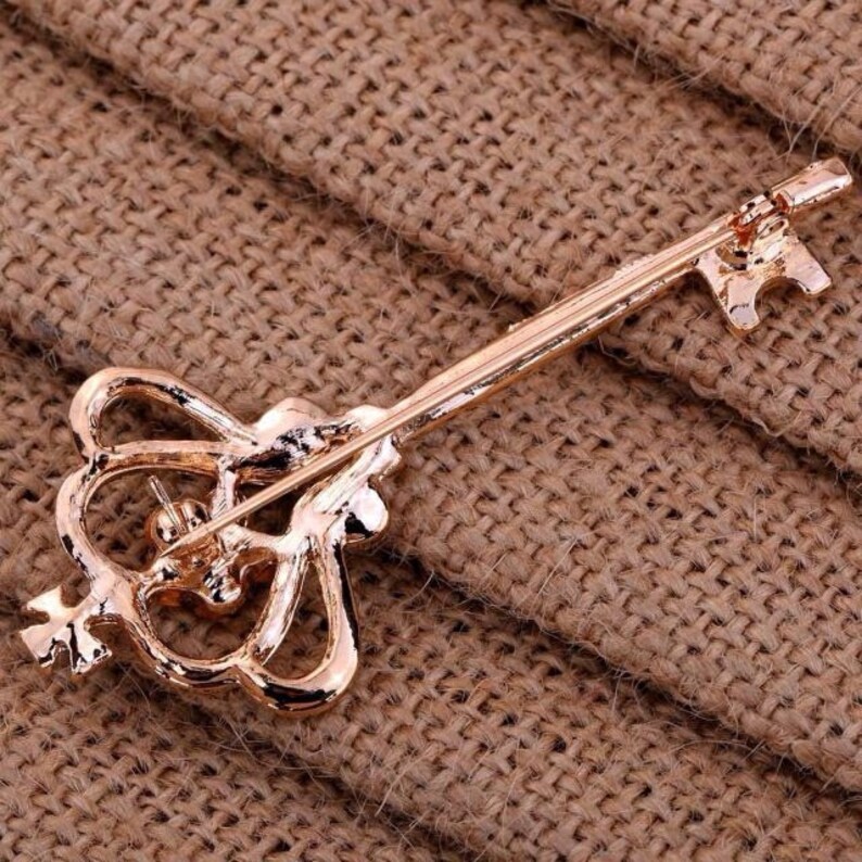 Beautiful Eclectic Articulated Gold Tone Skeleton Key Brooch - Etsy