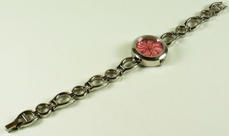 Lovely Vintage Ladies Red Pinwheel Face Quartz Watch Featuring - Etsy