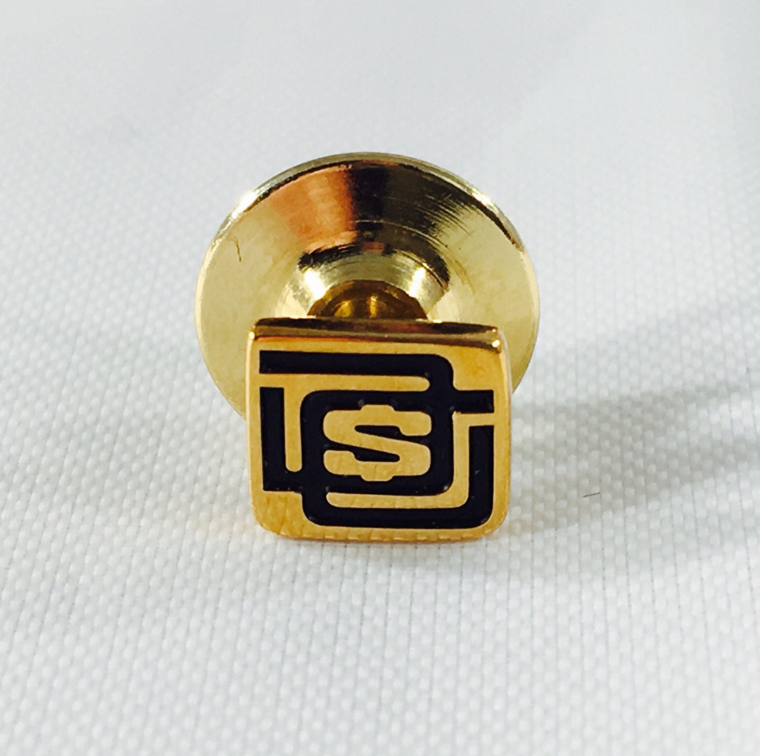 Vintage OC Tanner 10k Yellow Gold Employee Award Pin Featuring Original ...