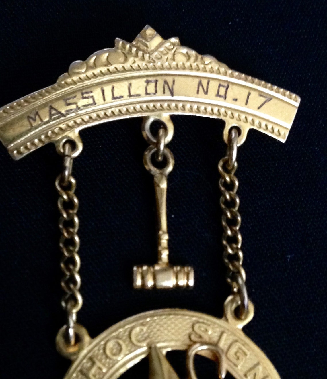 Vintage 10k Gold Masonic Lodge Hanging Hammer Symbolic Pin Featuring ...