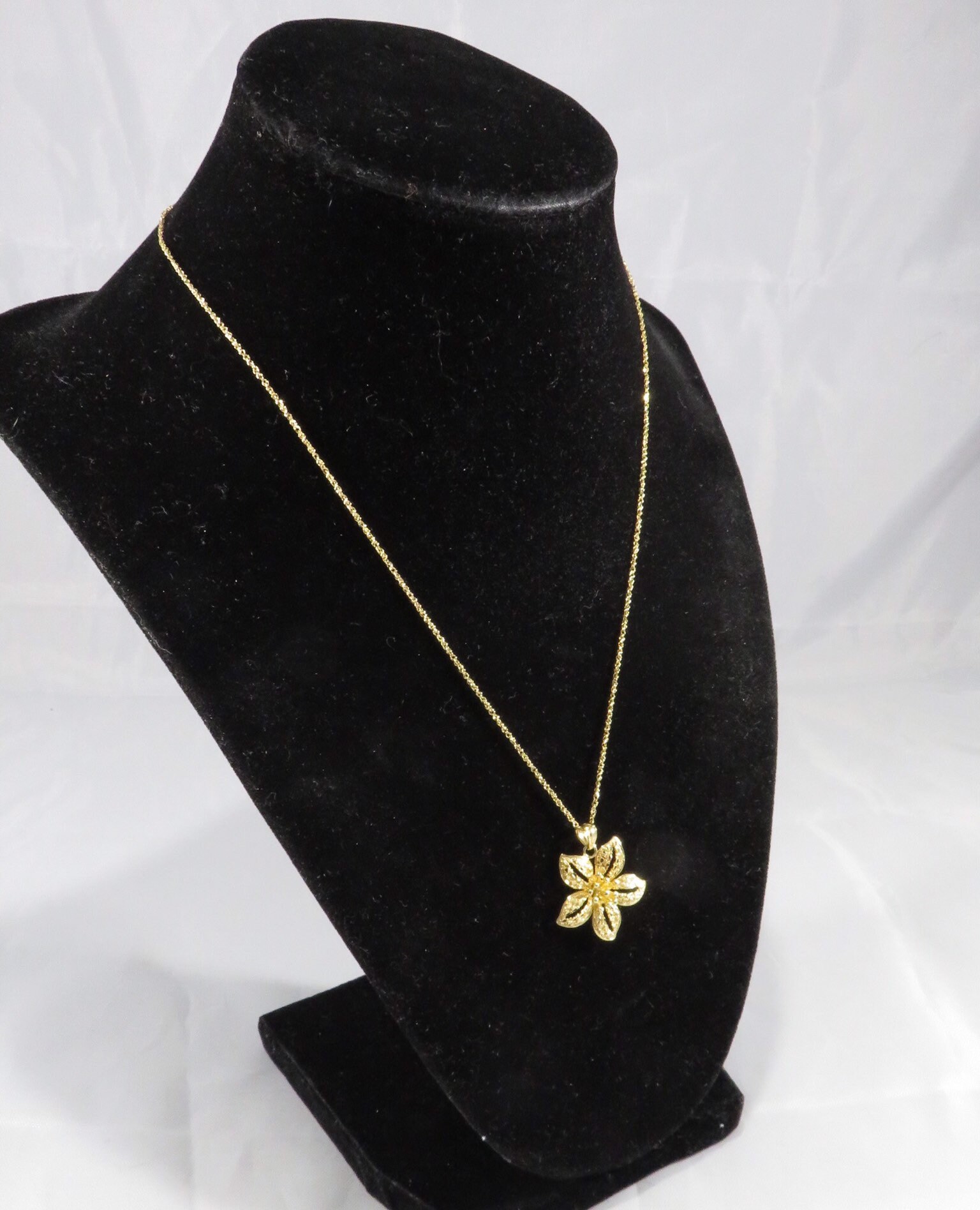 Vintage 10k Gold Chain Necklace With Delicate 10k Floral Pendant ...