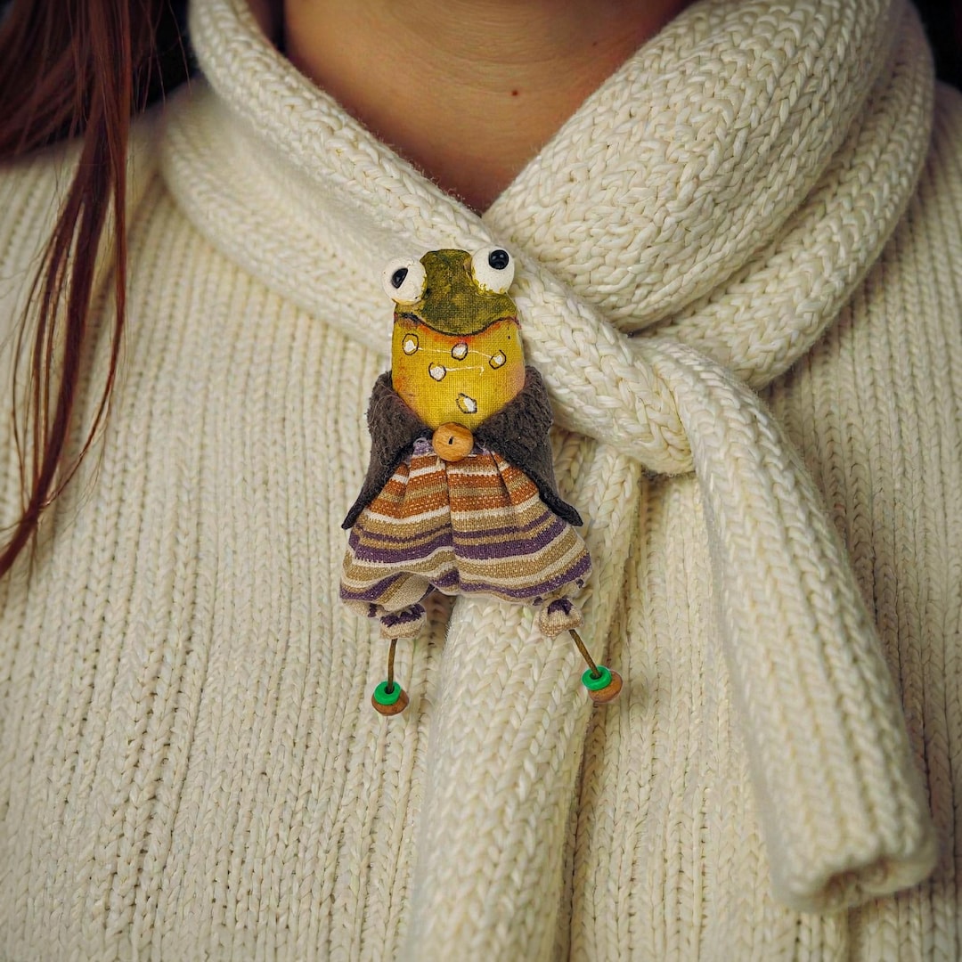 Handmade Frog Brooch - Cute Textile Pin, Fabric Animal Brooch ...