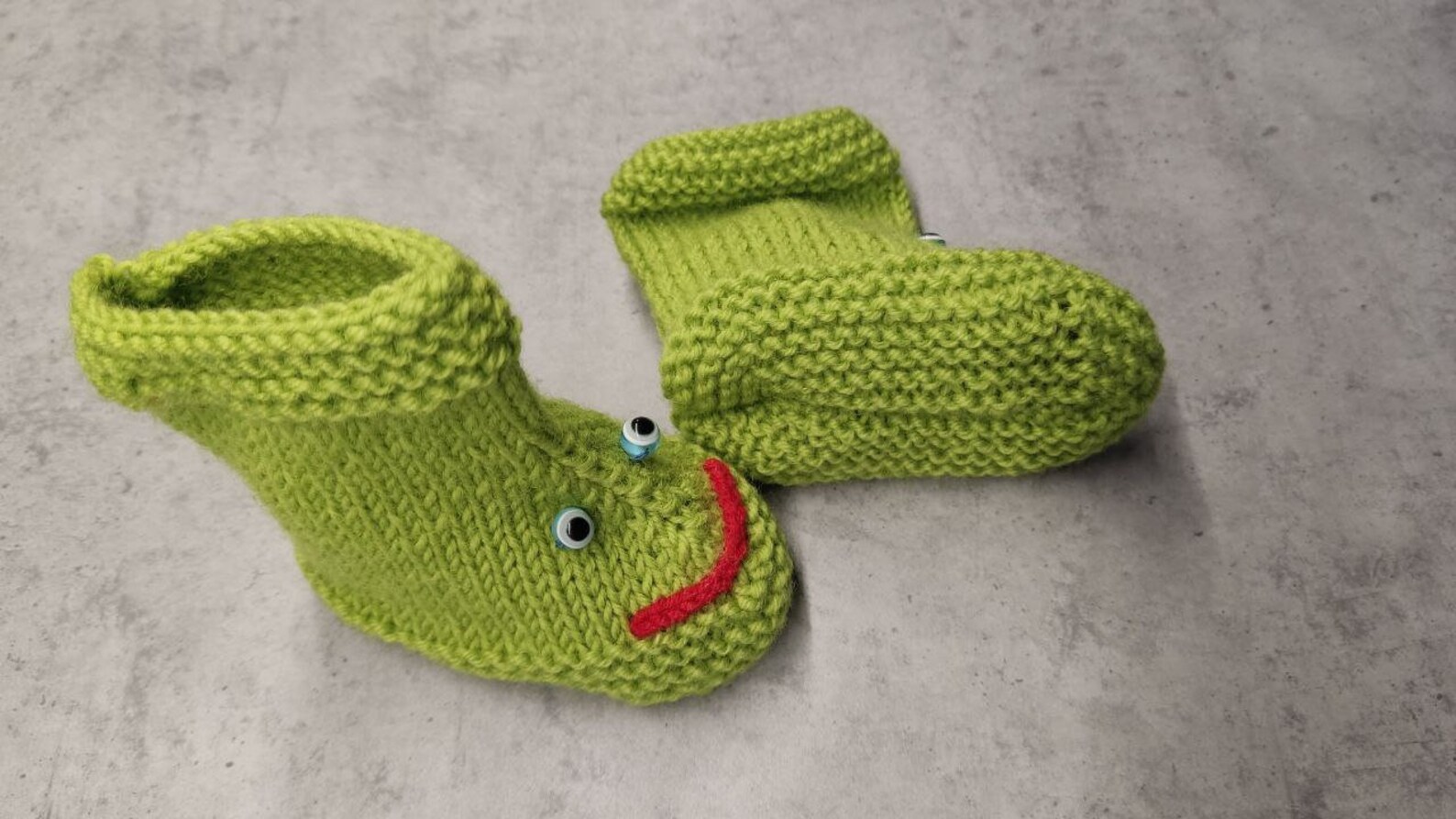 A Frog Baby Booties, Funny Baby Booties, Knitted Baby Booties, Handmade ...