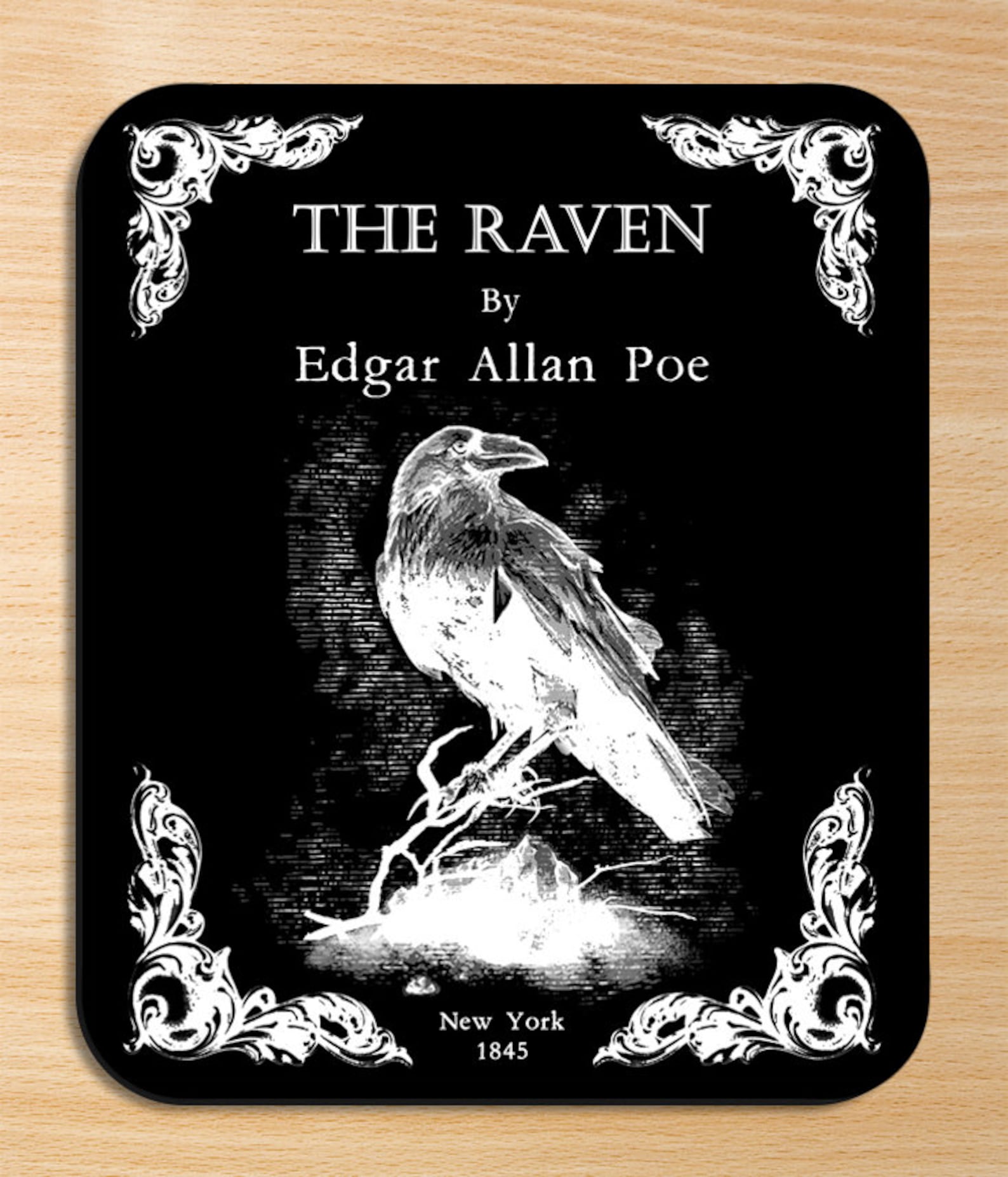 Der Rabe von Edgar Allan Poe Mouse Pad. Mauspad mit Rabe, Buchdesign ...