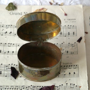 Small Vintage Oval Brass Box - Etsy