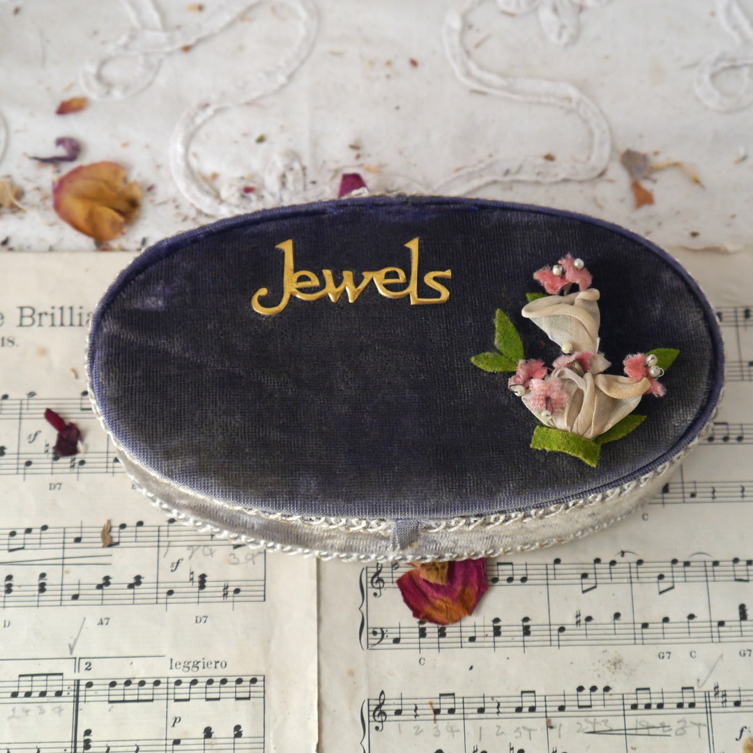 Small Vintage Velvet Jewel Box - Etsy