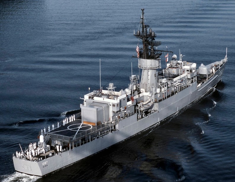 USS Kirk FF-1087 Destroyer Escort Vietnam Evacuation Scene Museum ...