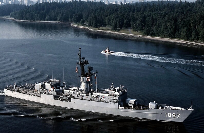 USS Kirk FF-1087 Destroyer Escort Museum Quality Giclée Print - Etsy