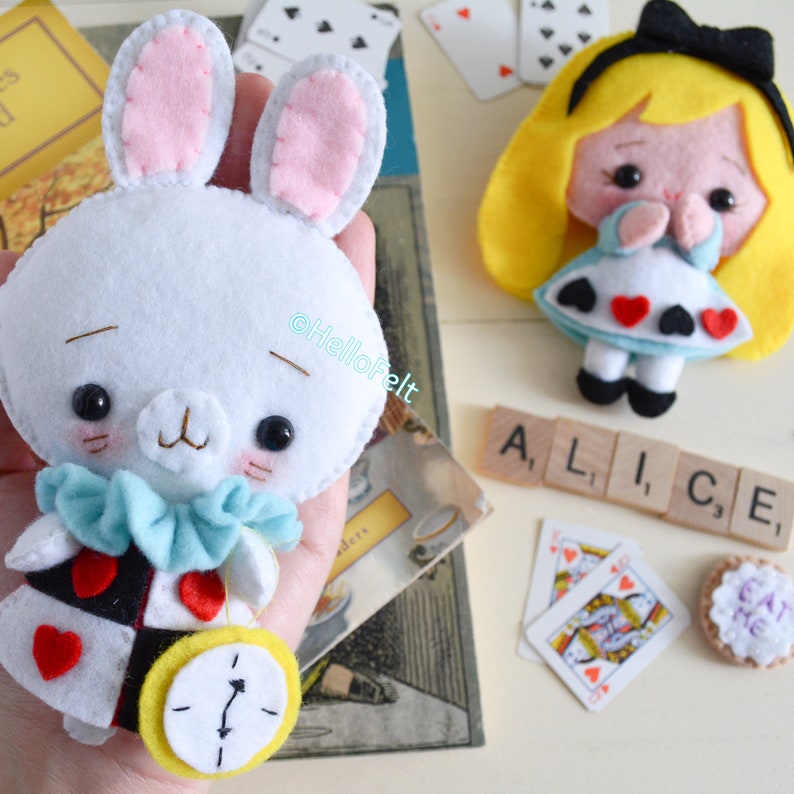 PDF PATTERN: Set of 3 Alice White Rabbit and Cheshire. Felt - Etsy