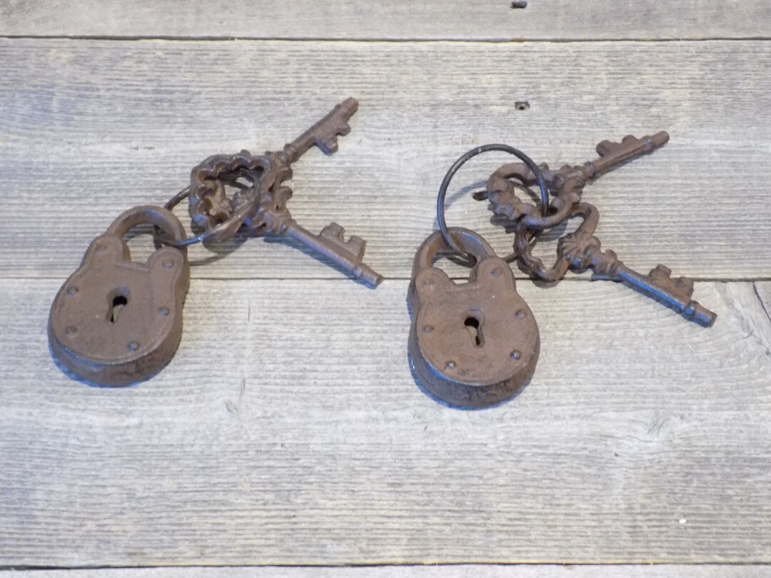 2 Cast Iron Jail Keys Skeleton Locks Western Vintage Decor - Etsy