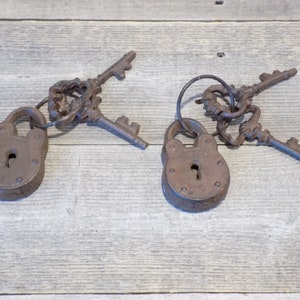 2 Cast Iron Jail Keys Skeleton Locks Western Vintage Decor - Etsy