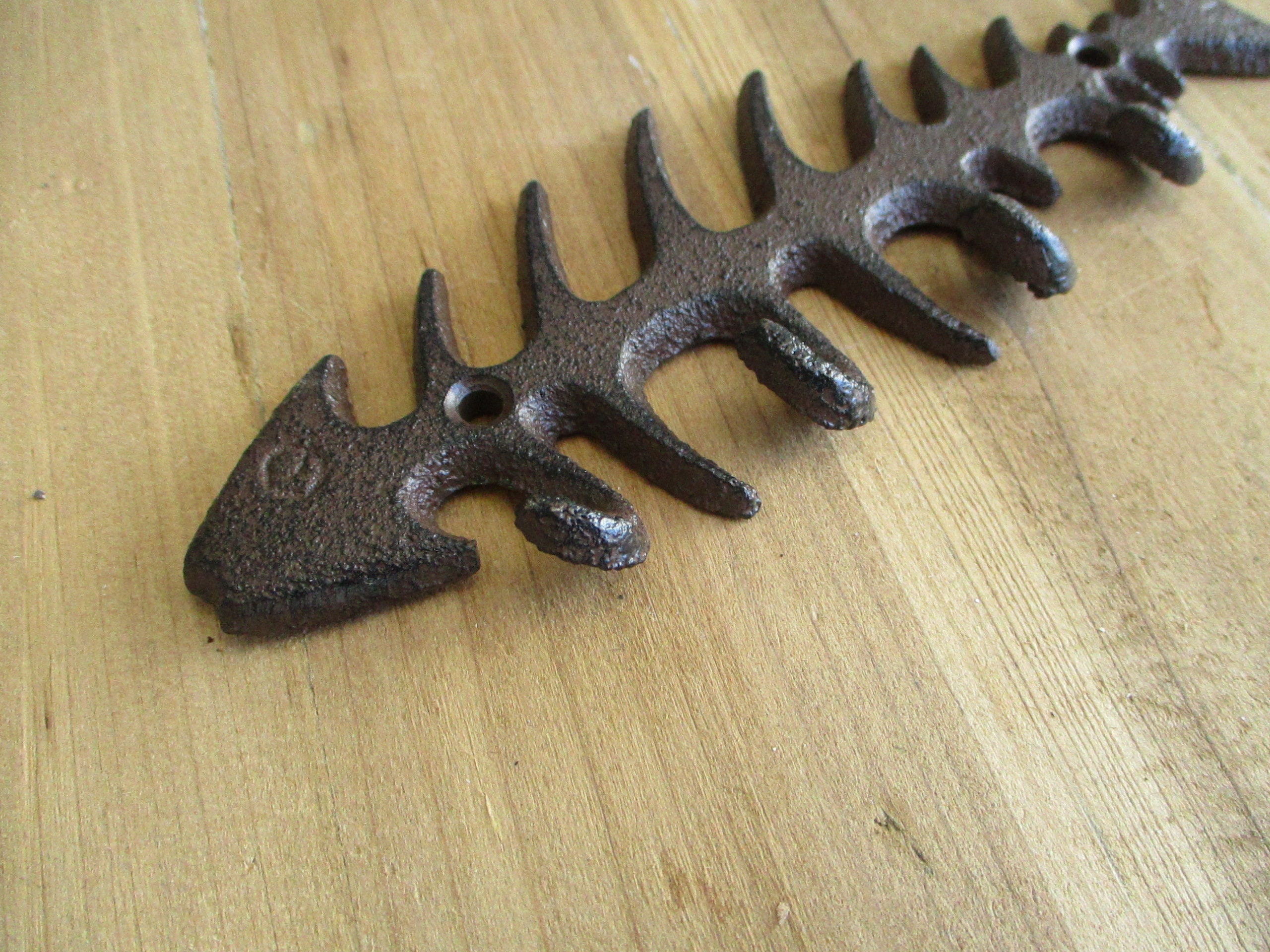 4 CAST IRON FISHBONE Hooks 4 Hooks Wall Mounted Key Hook | Etsy