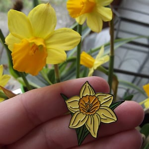 Daffodil Enamel Pin Badge - Etsy