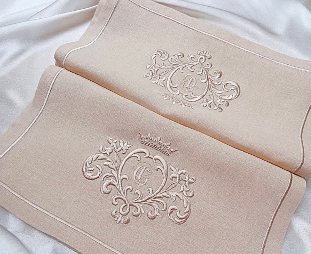Embroidered Monogrammed Table Runner, Premium Linen Dinner Cloth Table ...
