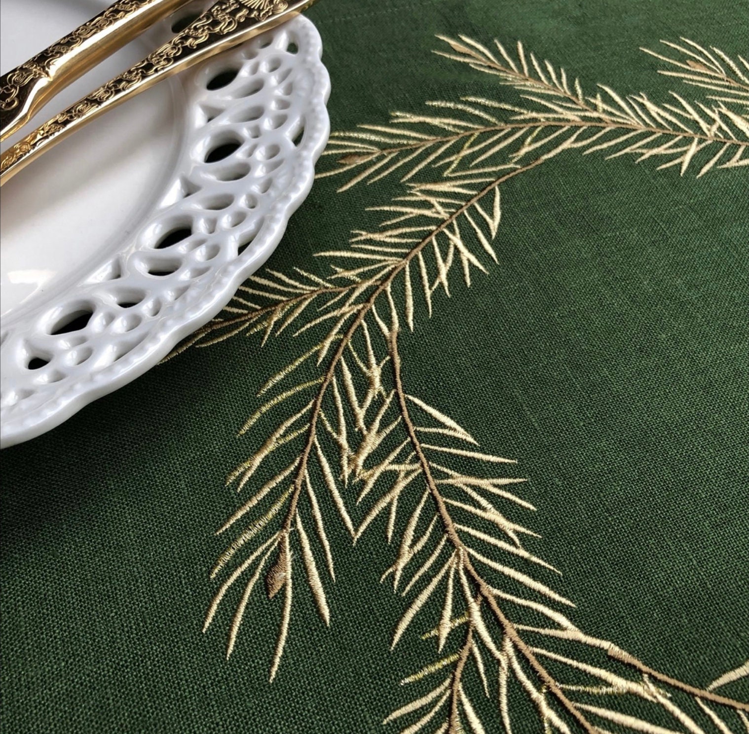 Set of Green Christmas Table Runner and 6 Christmas - Etsy