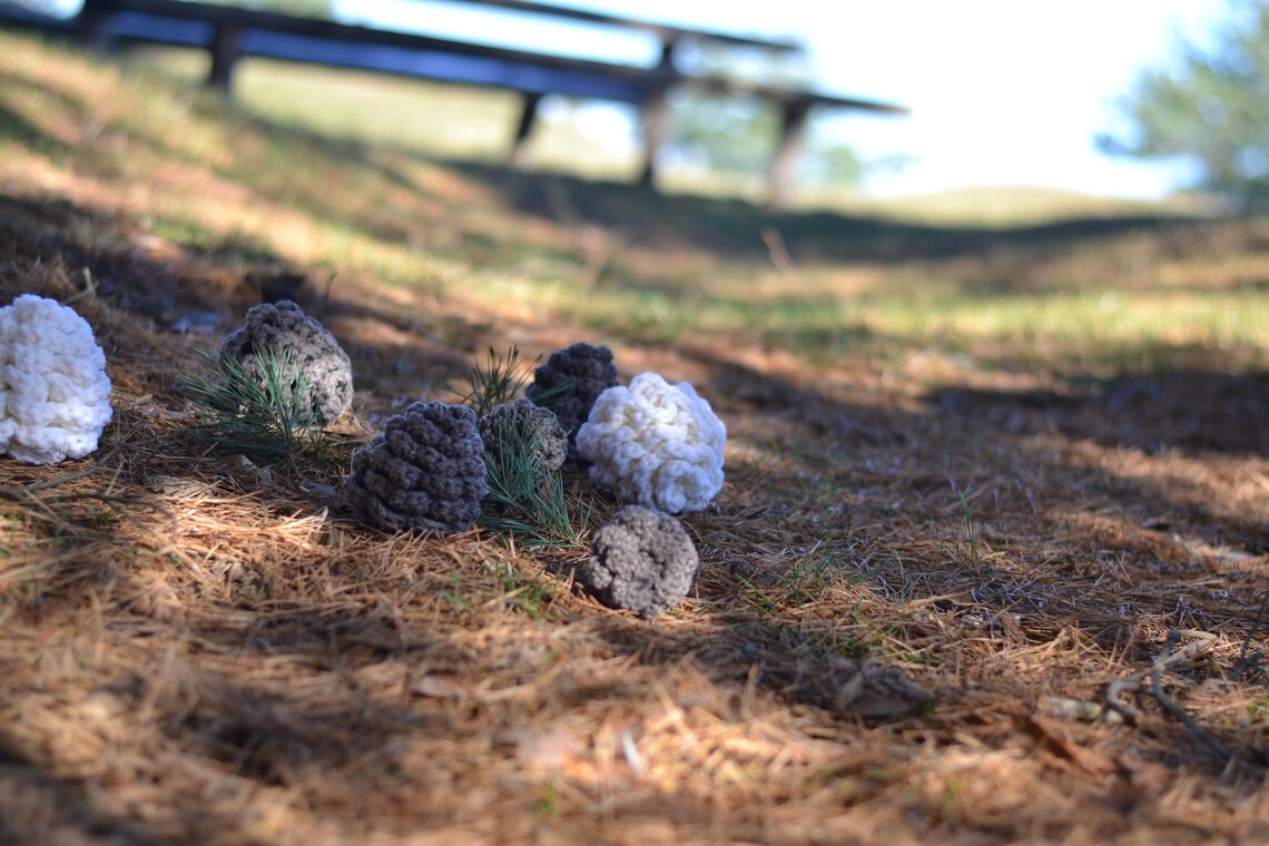 Pine Cone Crochet Pattern, Christmas Ornament, Winter Decor, Crochet ...