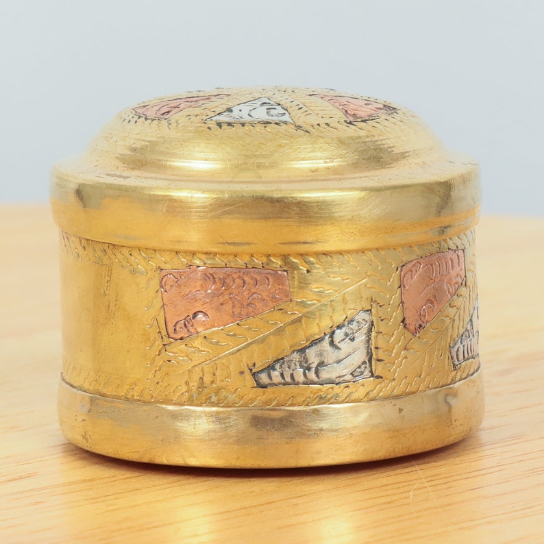 Jewellery / Ring Box With a Lid || Brass Copper Silver Ornaments on Lid ...