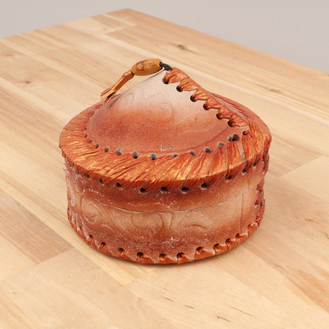 Real Leather Round Shape Box || Vintage - Etsy