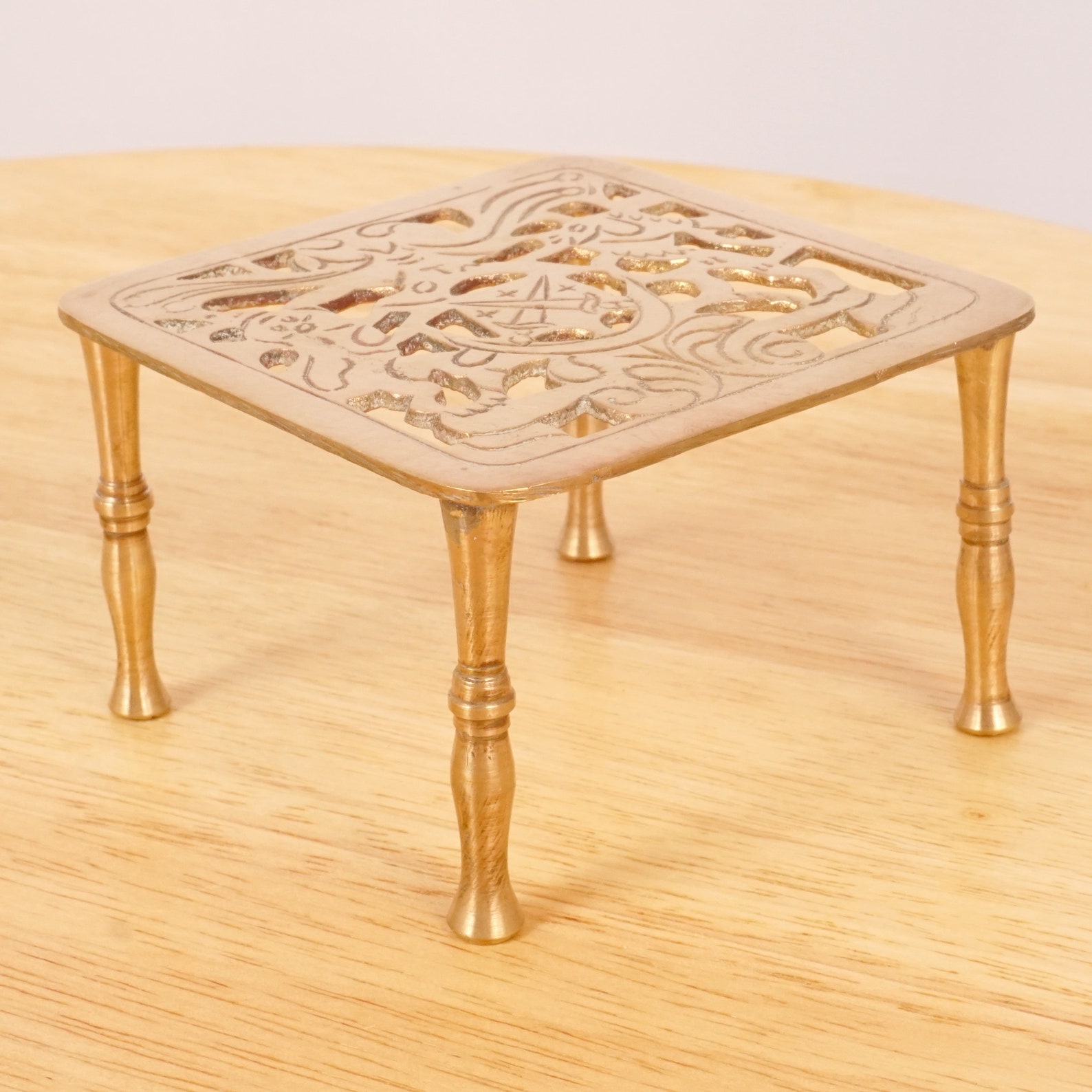 Small Kettle Stand / Tea Pot Stand / Plant Pot Stand - Etsy UK