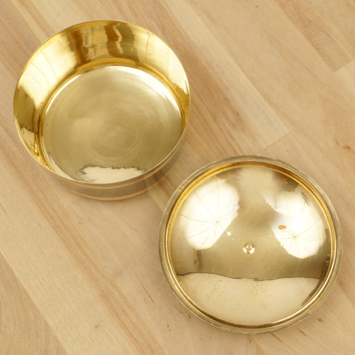 Solid Brass Jewellery Box With a Lid || Picture on Lid - Three Flowers ...
