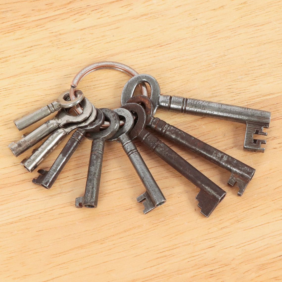 Key Bunch / Key Set Held Together With a Ring || Vintage Metal Alloy ...