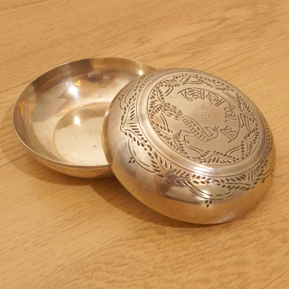 Rounded Box With Lid // Vintage Solid Brass - Etsy