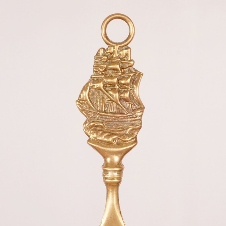 Small Shoehorn ship / Boat Design Handle Vintage Solid - Etsy