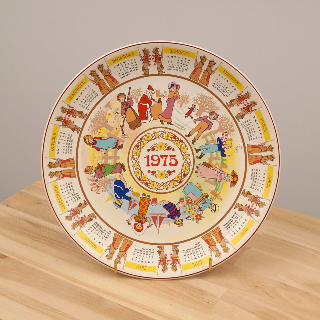 1975 Calendar Porcelain Plate by Wedgwood || Children' S Games Calendar ...