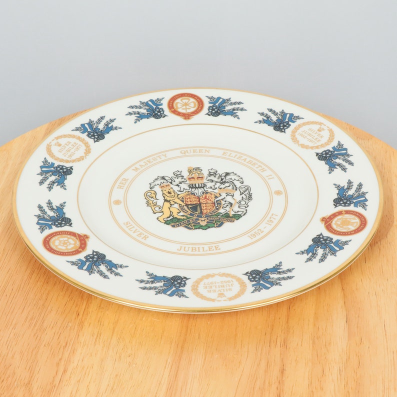 Her Majesty Queen Elizabeth II Silver Jubilee 1952 - 1977 || Porcelain ...