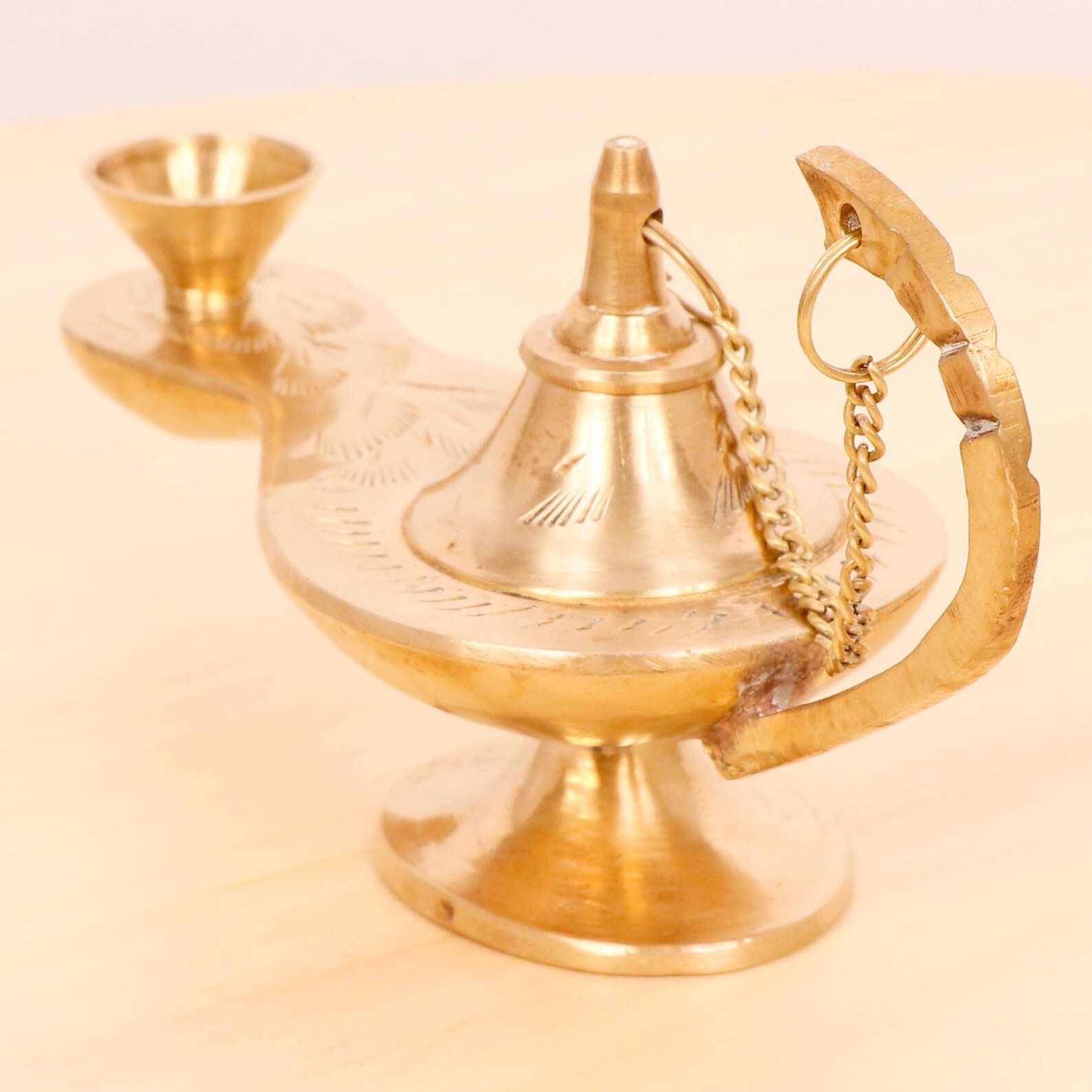Aladdin Oil Lamp || Vintage Solid Brass || Floral Design || Cap With a ...