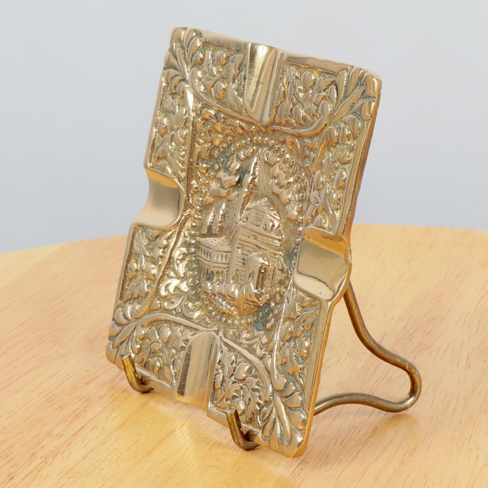 Square Ashtray || Floral Pattern With a Picture of a House in the ...
