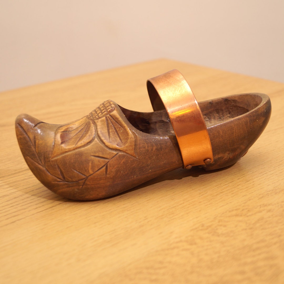 Vintage Wooden and Copper Shoe - Vase Wall Hanging || Sculpture Elde ...
