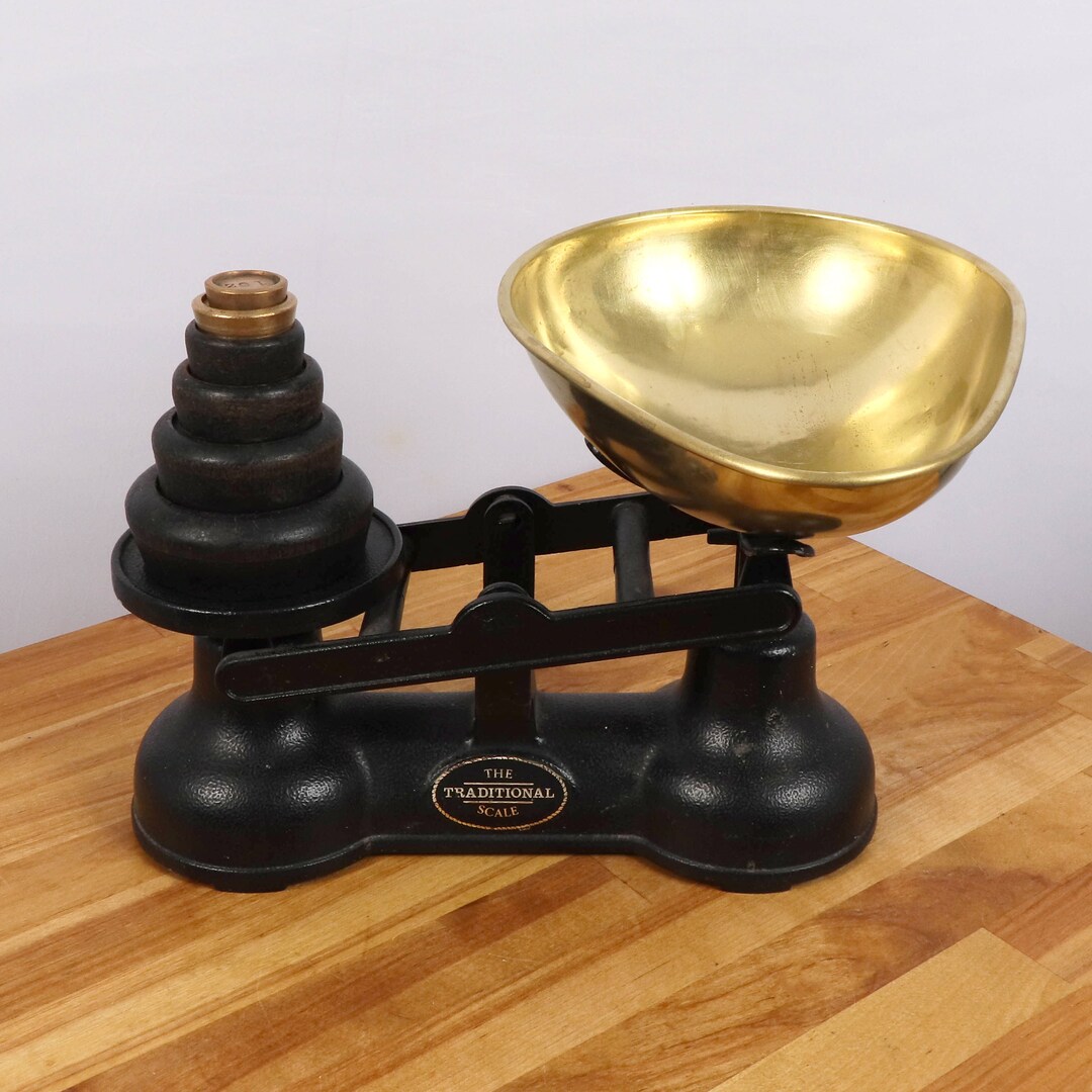 Traditional Style Scales With Weights || Black Scales With Brass ...