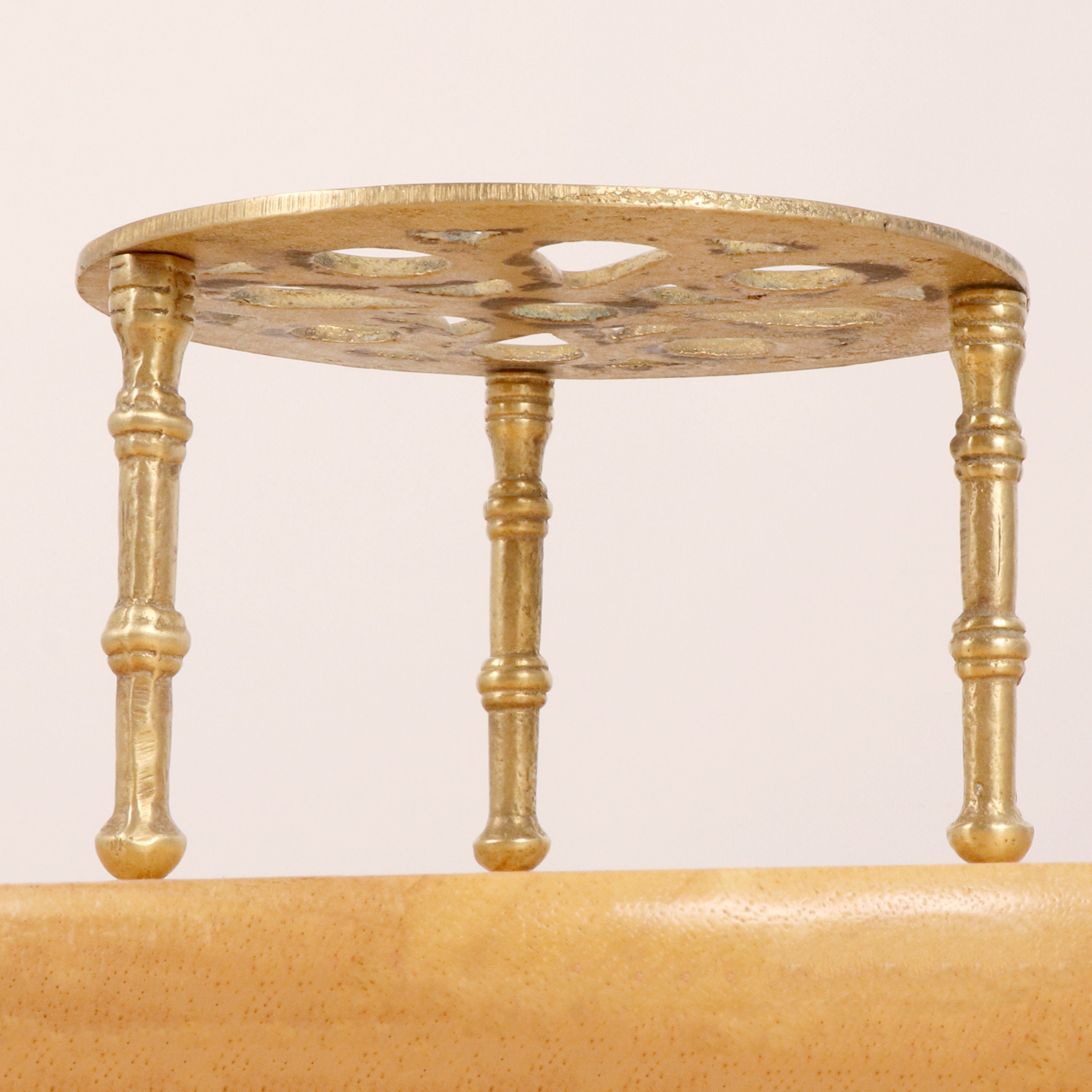 Kettle stand / Flower pot stand / Trivet Vintage solid | Etsy